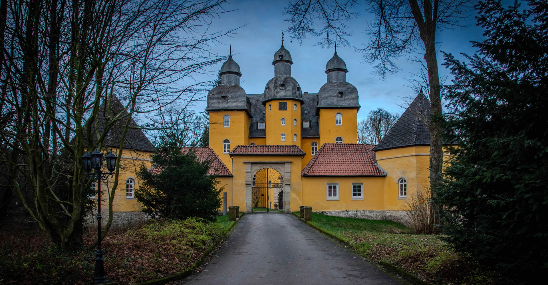 Schrottplatz Schloss Holte
